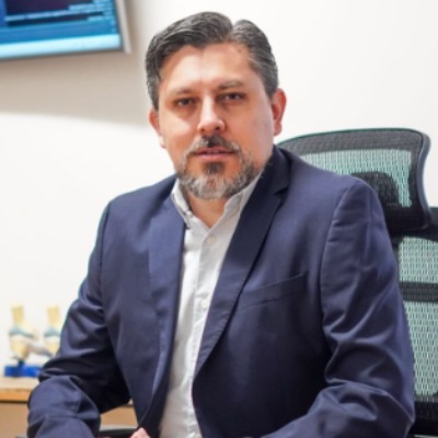 Dr. Octavio De León Velázquez – Ortopedista y Traumatólogo en Monterrey
